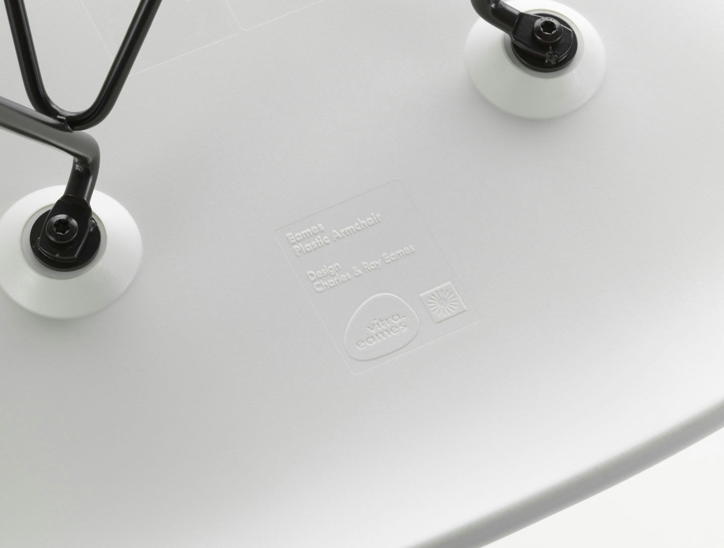 Vitra Outdoor Eames Plastic Chair DSR Shop I design-bestseller.de