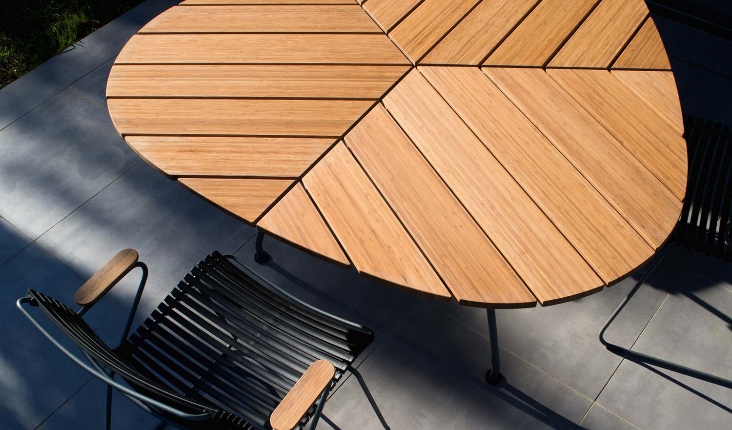 HOUE LEAF Tisch online bestellen | design-bestseller.de