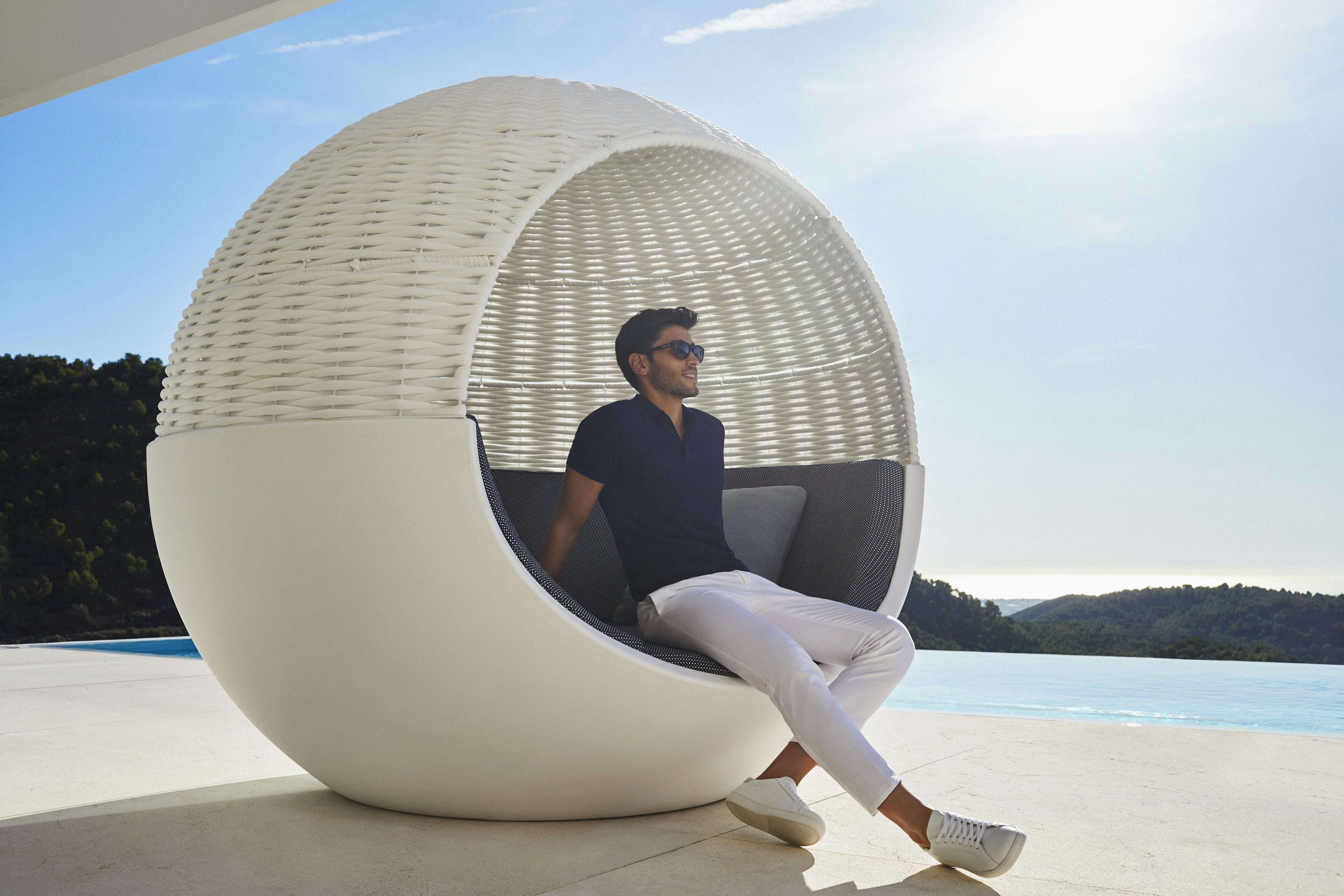 Vondom Ulm Moon Tagesbett kaufen SCHONER WOHNEN Shop